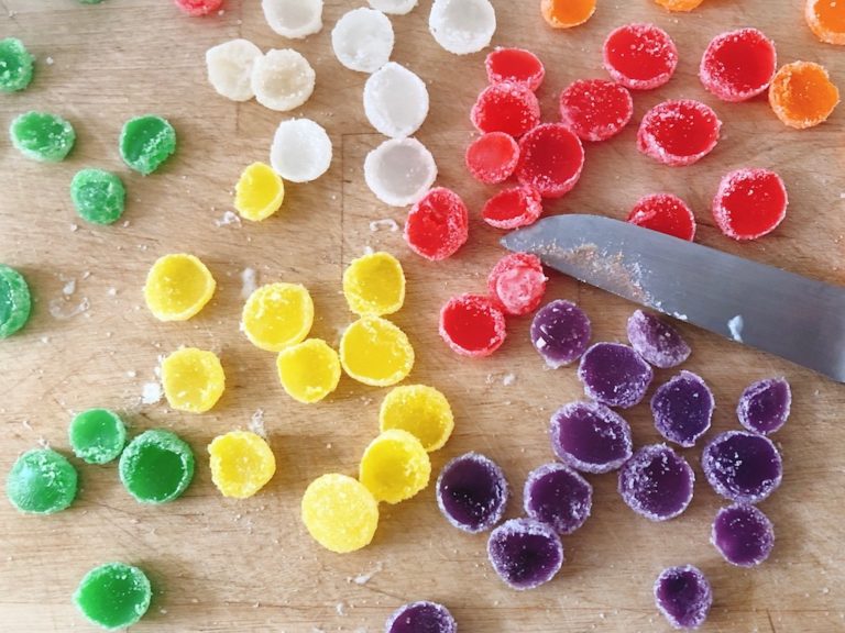 "Easy Gumdrop Trees: The Best Christmas Table