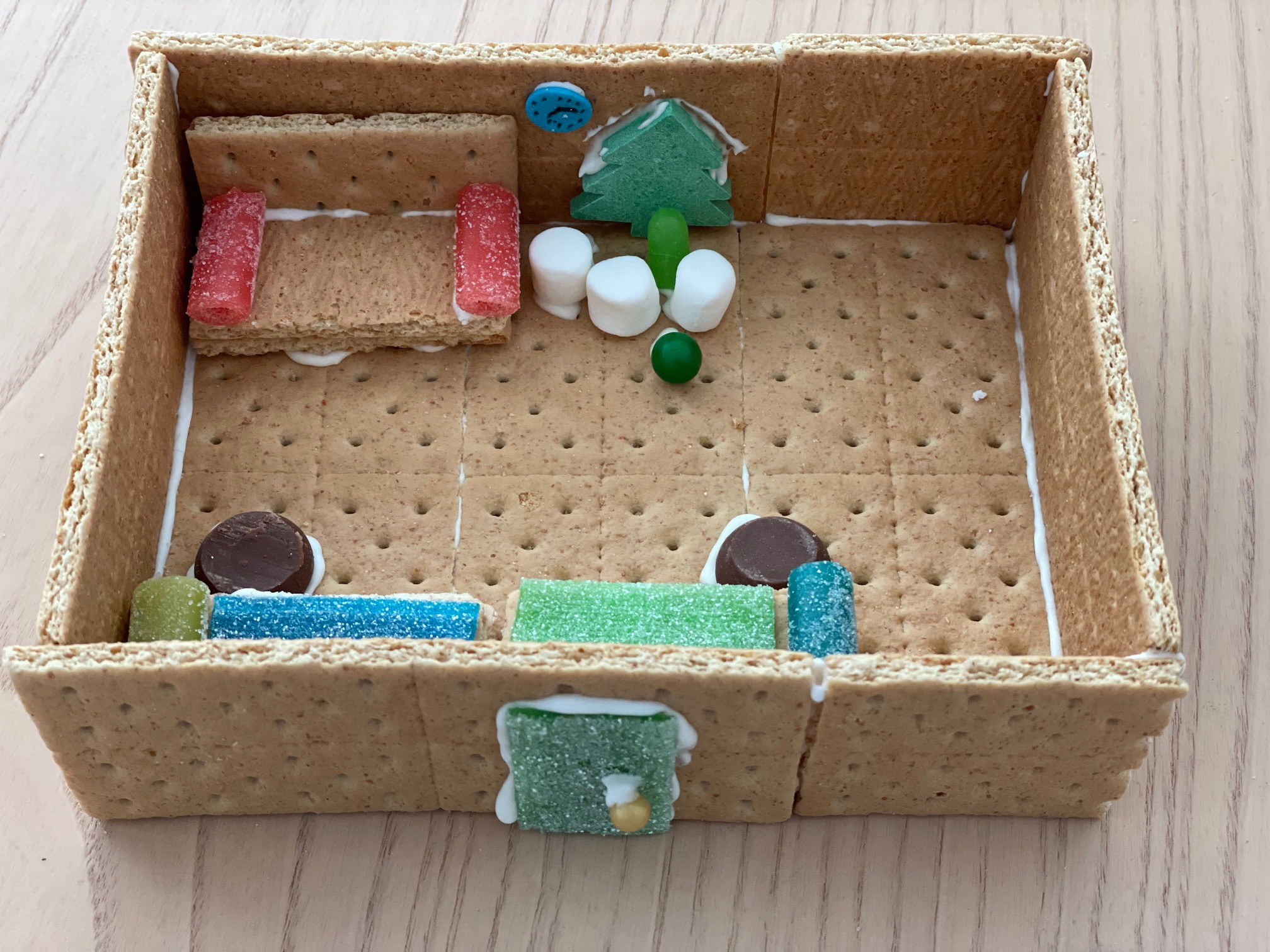 How to Host the Best Gingerbread House Party