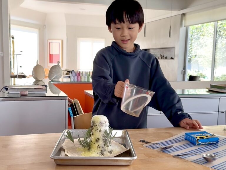 How to Make a Volcano Eruption: a Grandson Craft